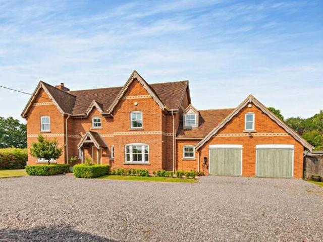 5 Bedroom House Reading Berkshire LS101199689