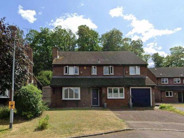 5 Bedroom House Wokingham Wokingham LS99608221