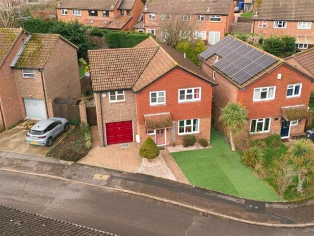 5 Bedroom House Wokingham Wokingham LS99688695