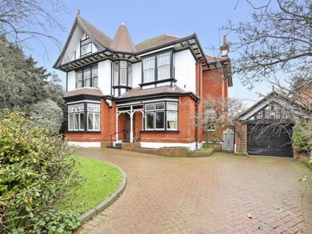 5 Bedroom House Woodford Green Greater London 99952385