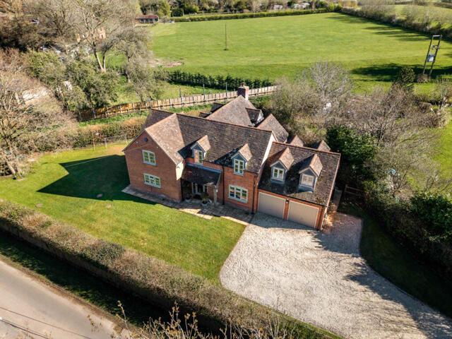 5 Bedroom House Wootton Wawen Wootton Wawen LS100953707