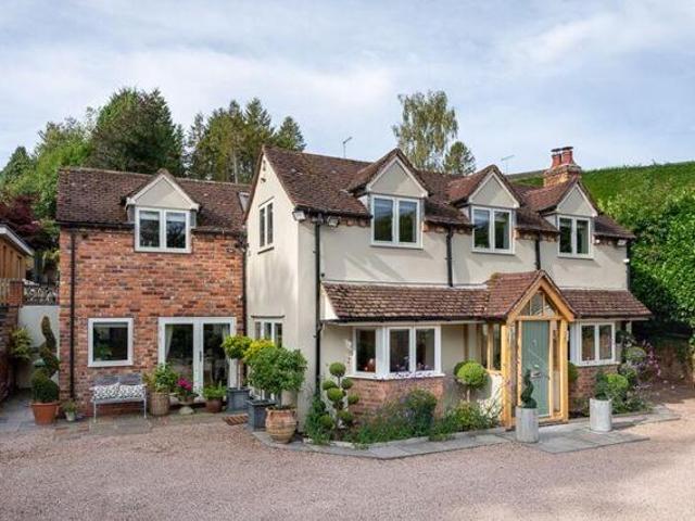 5 Bedroom House Worcestershire Worcestershire 100855298