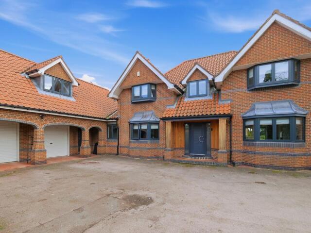 5 Bedroom House Worksop Nottinghamshire LS100648900