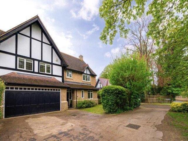 5 Bedroom House Watford Hertfordshire LS99895266