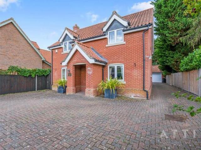 5 Bedroom House Wacton Wacton 100426500