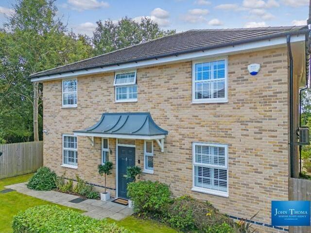 5 Bedroom House Waltham Abbey Essex LS98800983