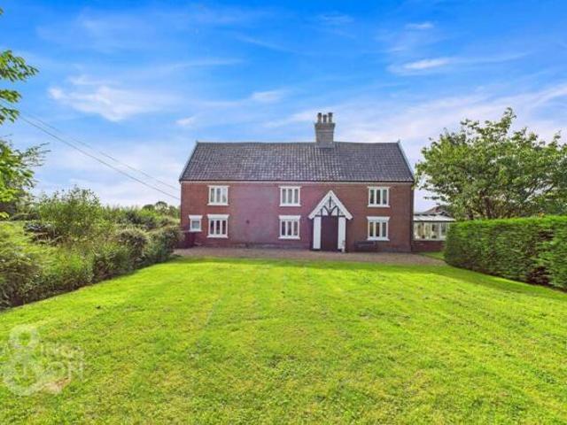5 Bedroom House Weybread Weybread 99523642