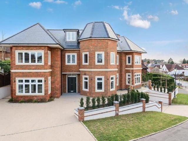 5 Bedroom House Weybridge Surrey 98968862