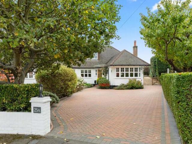 5 Bedroom House Weybridge Surrey LS99986225