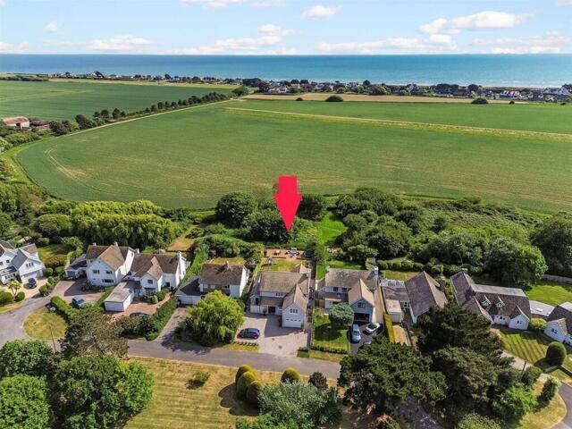 5 Bedroom House West Wittering West Wittering LS98577798