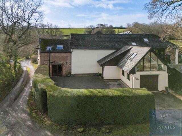 5 Bedroom House Westwood Lane Westwood Lane LS99237150