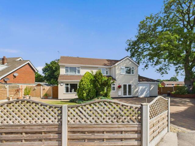5 Bedroom House Willaston Cheshire East 100855103