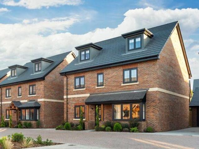 5 Bedroom House Windsor Berkshire LS100132242