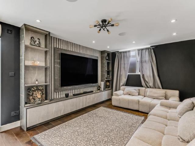 5 Bedroom House To Let