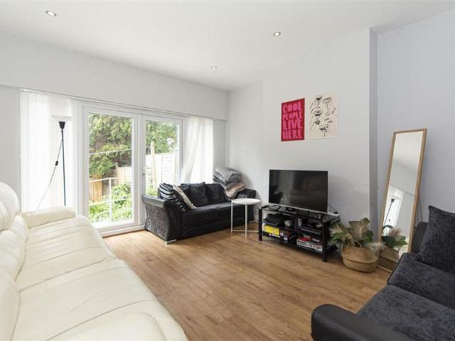 5 bedroom house to rent