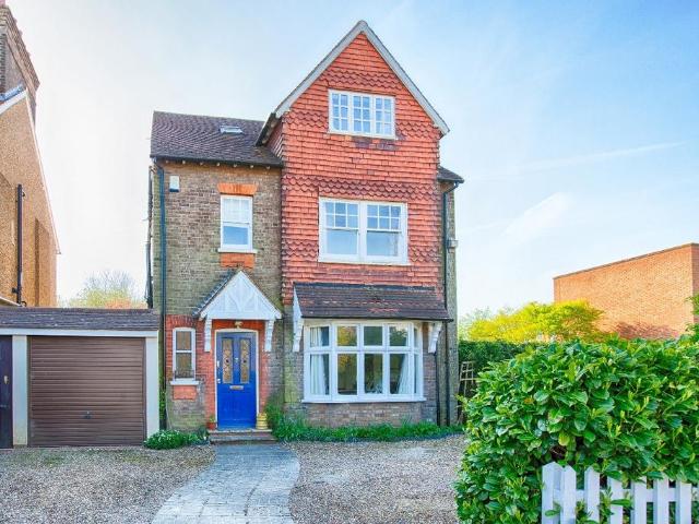 5 bedroom house to rent
