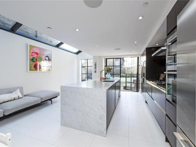 5 bedroom house to rent