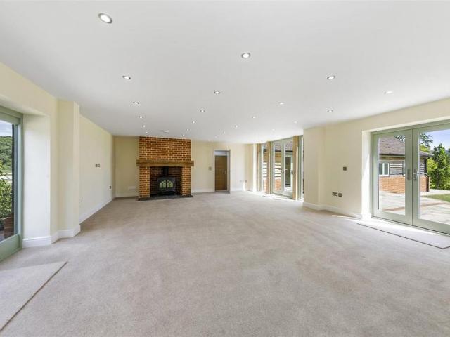 5 bedroom house to rent