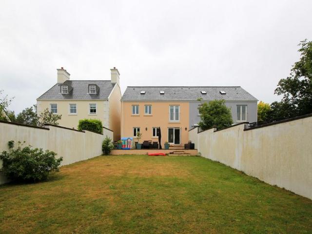 5 bedroom house to rent