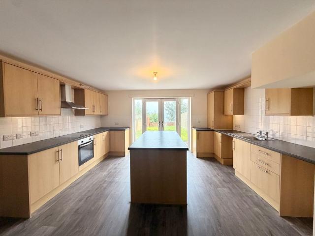 5 bedroom house to rent