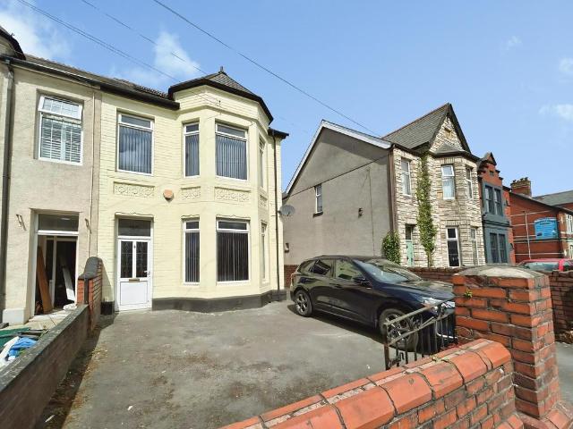5 bedroom semi detached house to rent