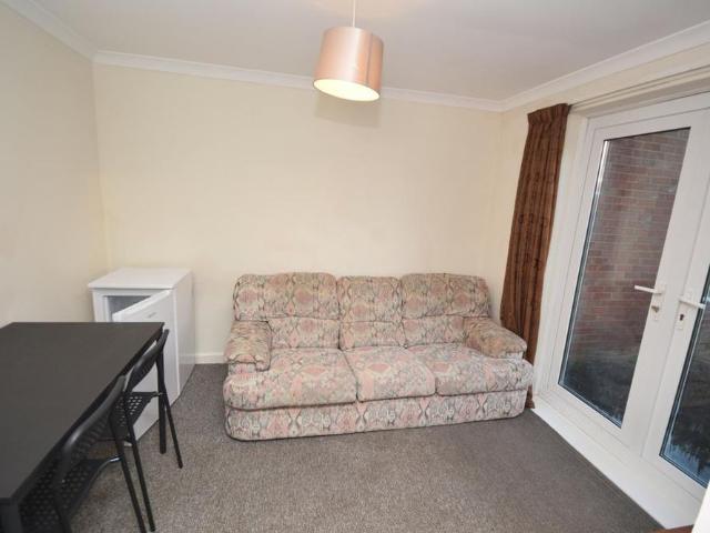 5 bedroom house to rent