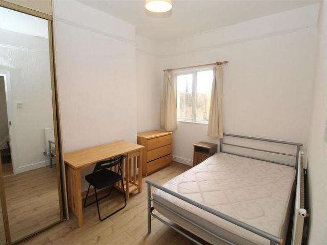 5 bedroom house to rent