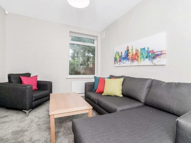 5 bedroom house to rent