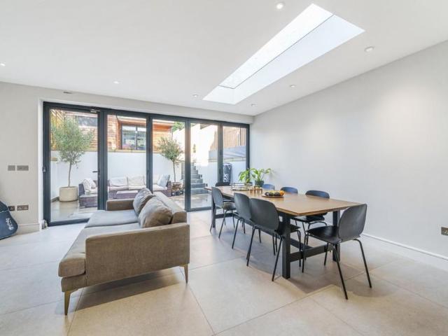 5 bedroom house to rent