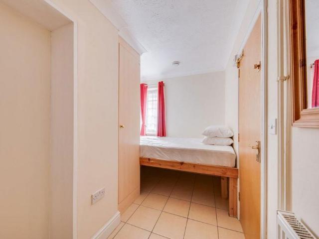 5 bedroom house to rent
