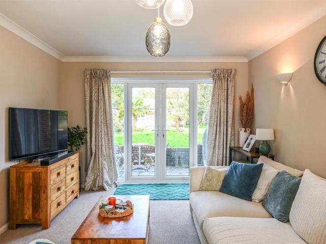 5 bedroom house to rent
