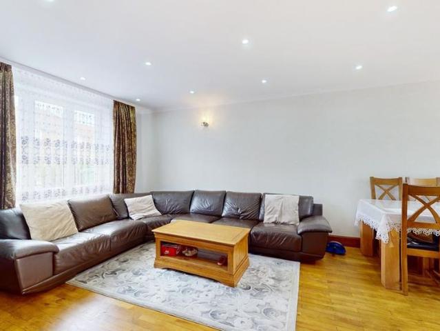5 bedroom house to rent