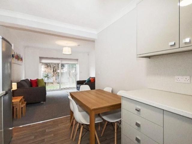 5 bedroom house to rent