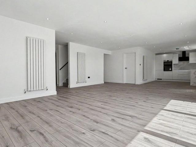 5 bedroom house to rent