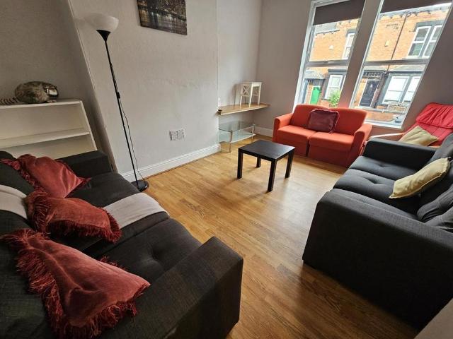 5 bedroom house to rent