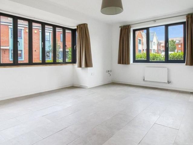 5 bedroom house to rent