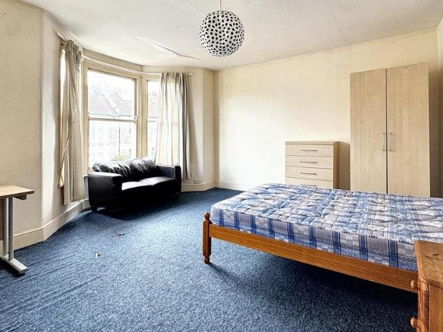 5 bedroom house to rent