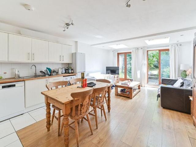 5 bedroom house to rent