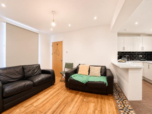 5 bedroom house to rent