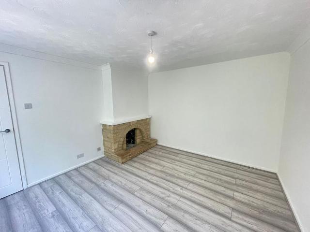 5 bedroom house to rent
