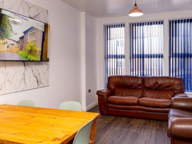 5 bedroom house to rent