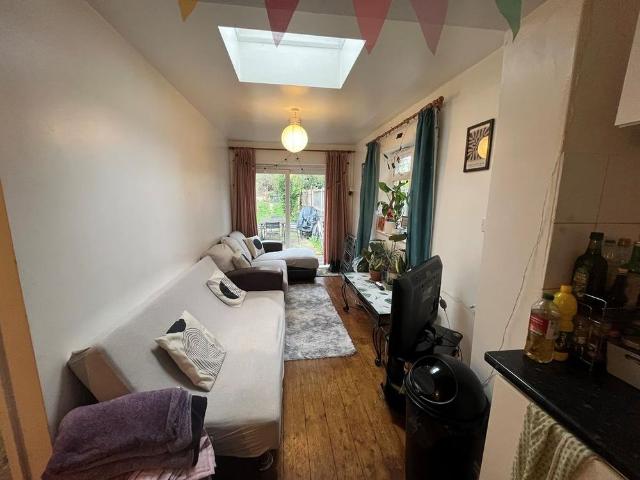 5 bedroom house to rent