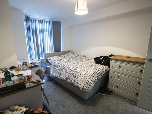 5 bedroom house to rent