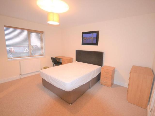 5 bedroom house to rent