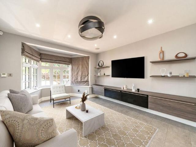 5 bedroom house to rent