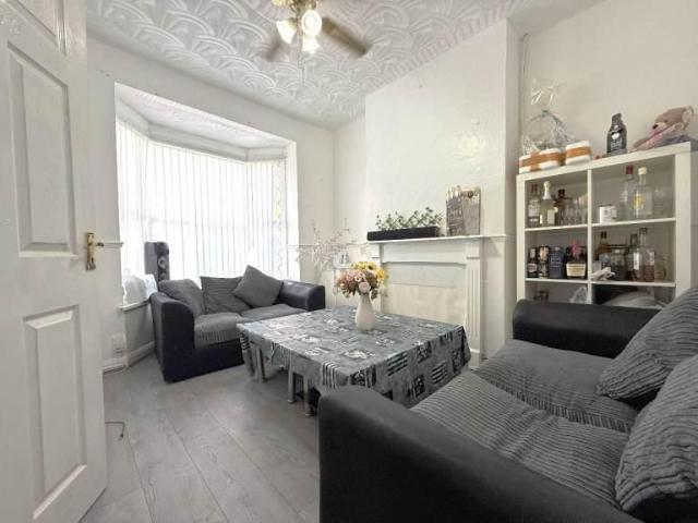 5 bedroom house to rent