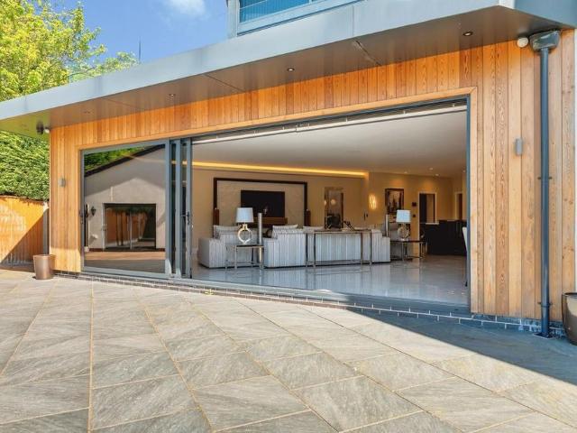 5 bedroom house to rent