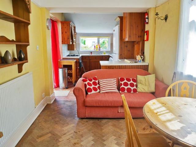 5 bedroom house to rent