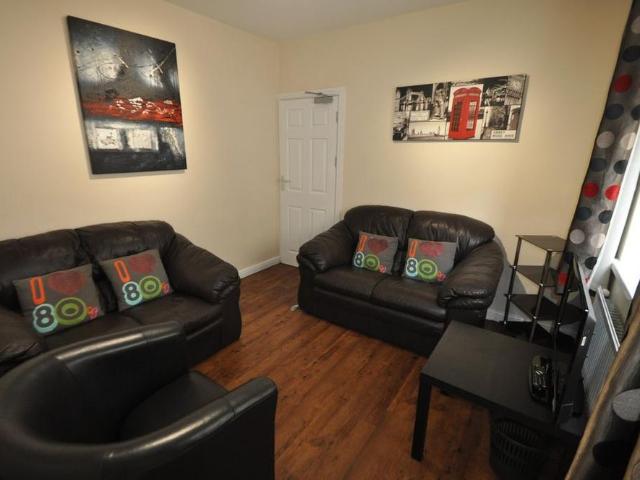 5 bedroom house to rent