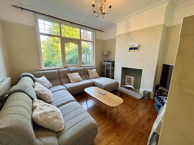 5 bedroom house to rent
